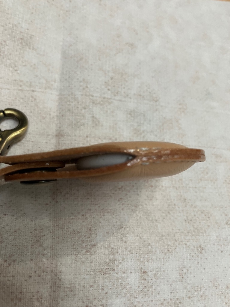 DomTeporna Italy エアタグ ケース 本革 革 コイン型 ブランド エアタグカバー AirTag edy QUICPAY キーホルダー 保護 イタリアンレザー 軽量 : All ...