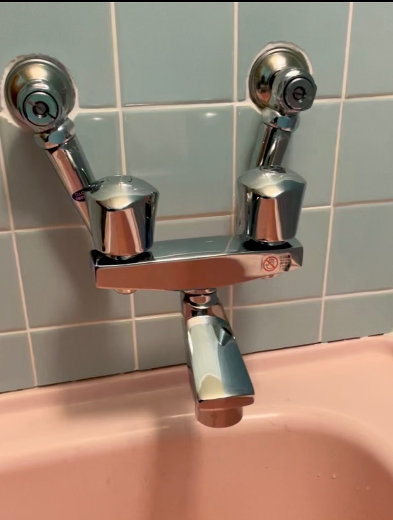 TOTO 《在庫あり》 15時迄出荷OK！TOTO 2ハンドルバス水栓【TMH20-1A】ニューウエーブシリーズ※一般地・寒冷地共用※スパウトは固定です。 : 家電と住設のイークローバー ...