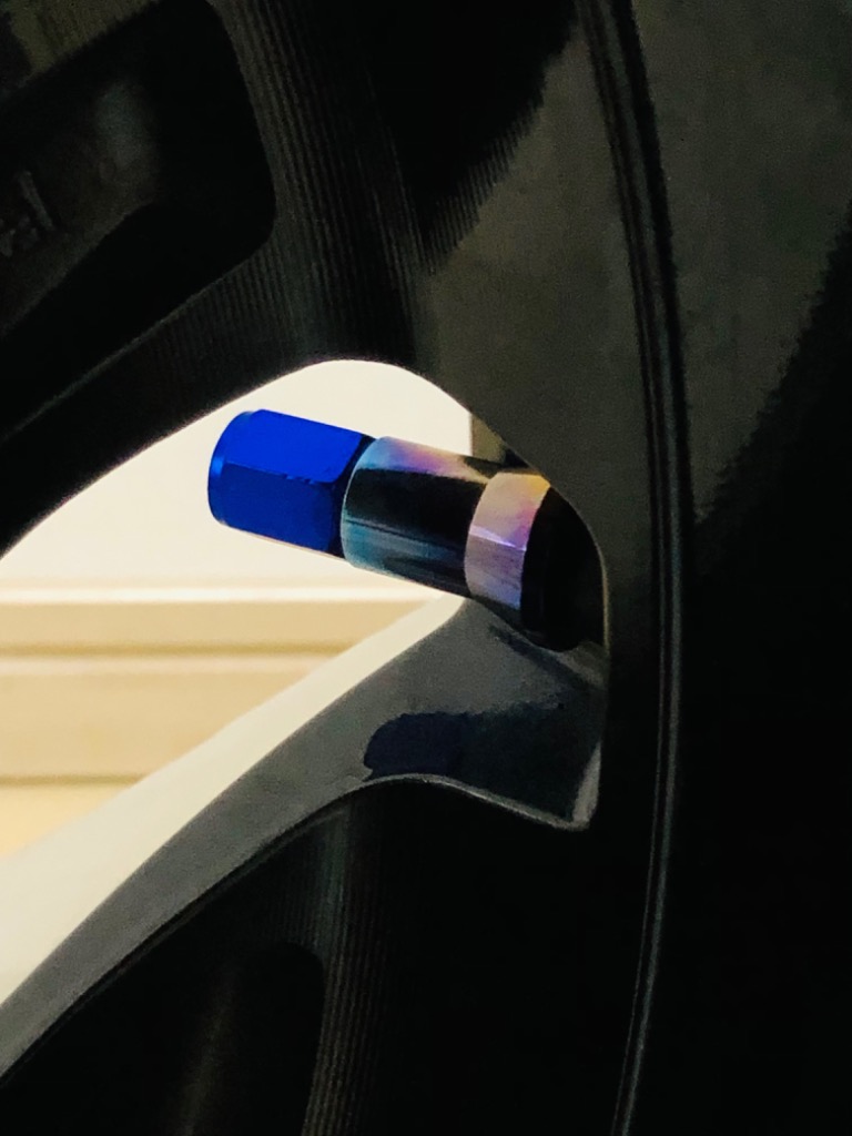 【COTRAX】アルミエアバルブスリーブ 4個set TR413 ゴムバルブ用 軽量アルミ製 全12色 エアバルブキャップ ホイール ドレスアップ 自動車 バイク(ネオクローム ...