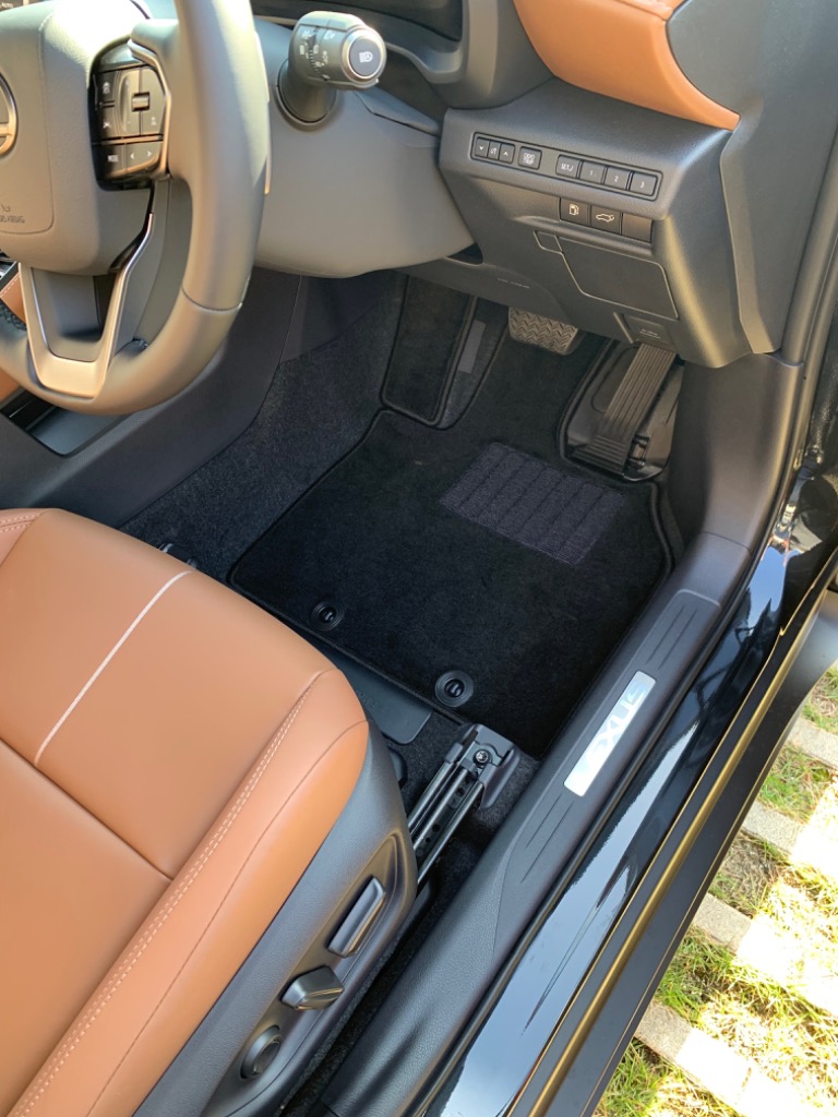 レクサス 新型 LBX 10系 フロアマット (プレミアム) : FJ CRAFT - 通販 - Yahoo!ショッピング