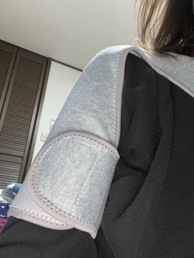 肩サポーター 五十肩 四十肩 右 左 保温 スポーツ 男女兼用 脱臼 肩こり 右肩用 左肩用 グレー 目立たない 小さい Sサイズ : GLOBALshopt - 通販 - Yahoo!ショッピング