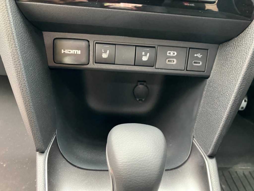 槌屋ヤック YAC SY-YA4 ヤリス専用 電源 BOX 増設ソケット USBポート最大出力合計4.8A SYYA4 : 業販ネット - 通販 - Yahoo!ショッピング