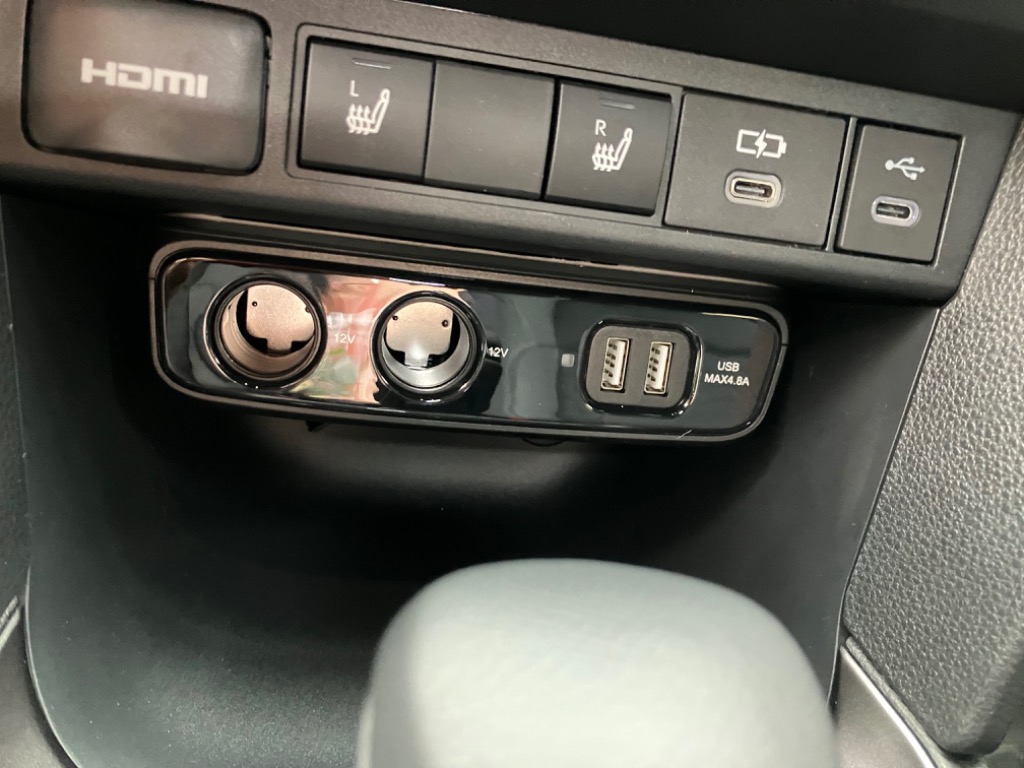 槌屋ヤック YAC SY-YA4 ヤリス専用 電源 BOX 増設ソケット USBポート最大出力合計4.8A SYYA4 : 業販ネット - 通販 - Yahoo!ショッピング