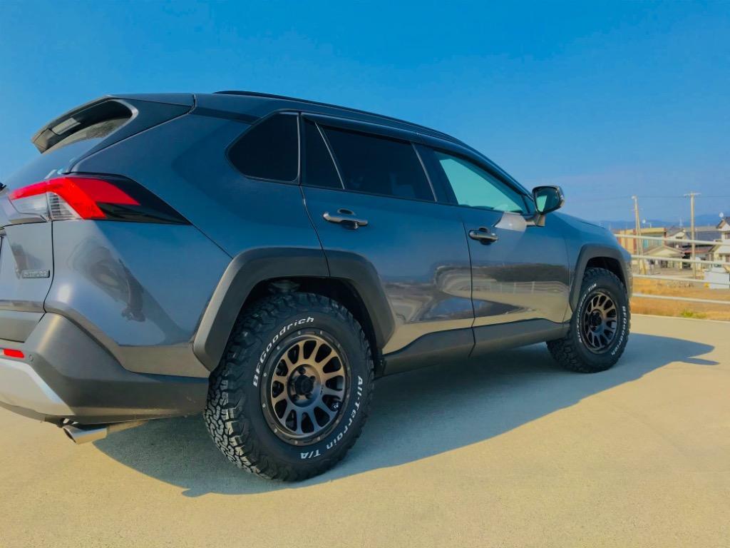 DELTA FORCE OVAL 17インチ 7.0J +32 5-114.3 マットスモークポリッシュ 4本で送料無料 デルタフォース オーバル RAV4 : ハンデルオンデマンドストア 1 ...