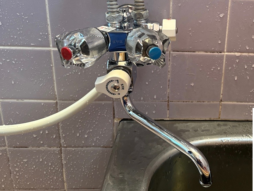 KVK KF50NC KVK 壁付ソーラー2ハンドルシャワー : 住設堂.com - 通販 - Yahoo!ショッピング