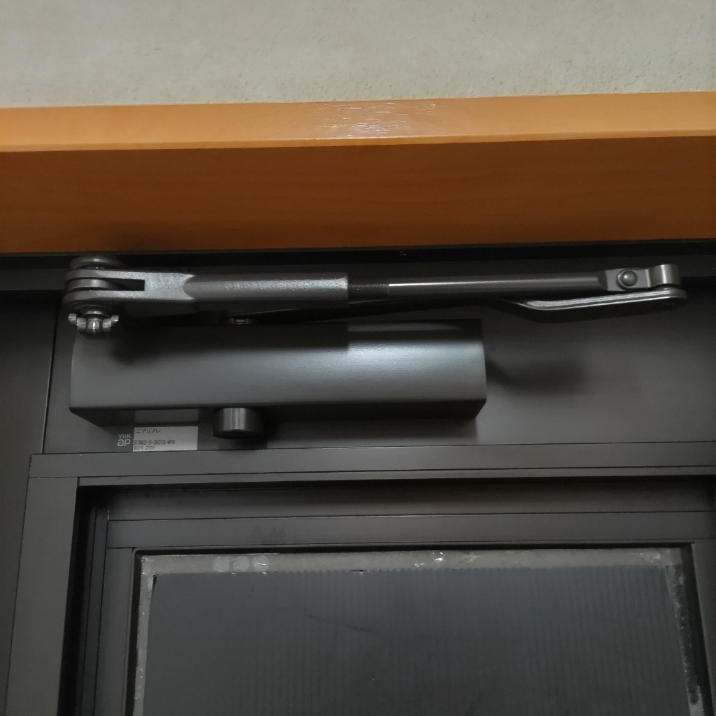 YKK AP ykk ドアクローザー NXD C-U 室内側用 取付 ドア用 ドアクローザ 玄関ドア リフォーム diy 交換 玄関部品 玄関扉 HH-5K-11164 ストップなし : 窓と ...