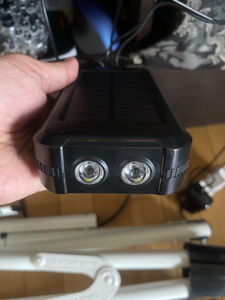 モバイルバッテリー 超大容量 51800mAh ソーラーバッテリー充電器 7台同時充電 ライト付き ソーラー充電器 ケーブル内蔵 防災用品 残量表示 夏 おすすめ :CDB-SD20 ...