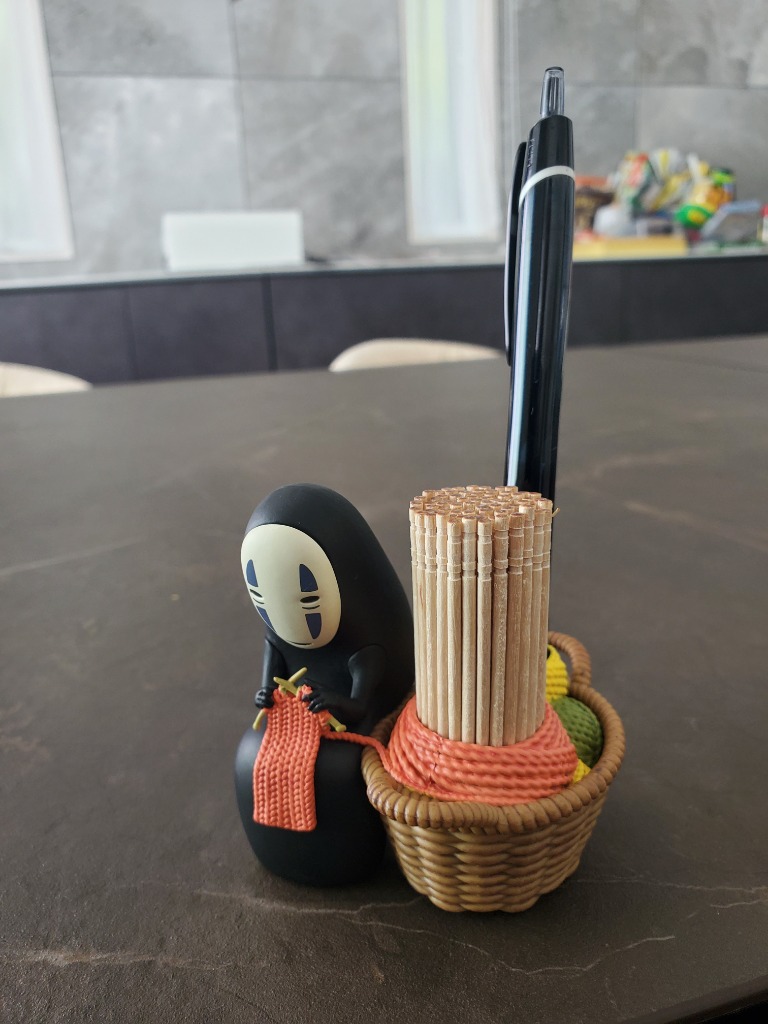 スタジオジブリ 千と千尋の神隠し IKT-05B 印鑑立て カオナシ 印鑑 ペン リップクリーム 鍵 プレゼント : まるモール - 通販 - Yahoo!ショッピング