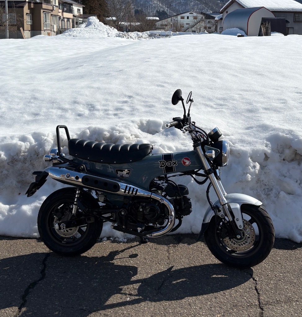 ホンダ ダックス ST125用交換ローダウンシート DX005 /Diablo Custom Works Classic Seat (Horizontal Stripe) for Honda ...