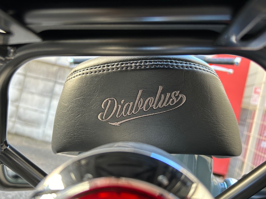 ホンダ ダックス ST125用交換ローダウンシート DX005 /Diablo Custom Works Classic Seat (Horizontal Stripe) for Honda ...
