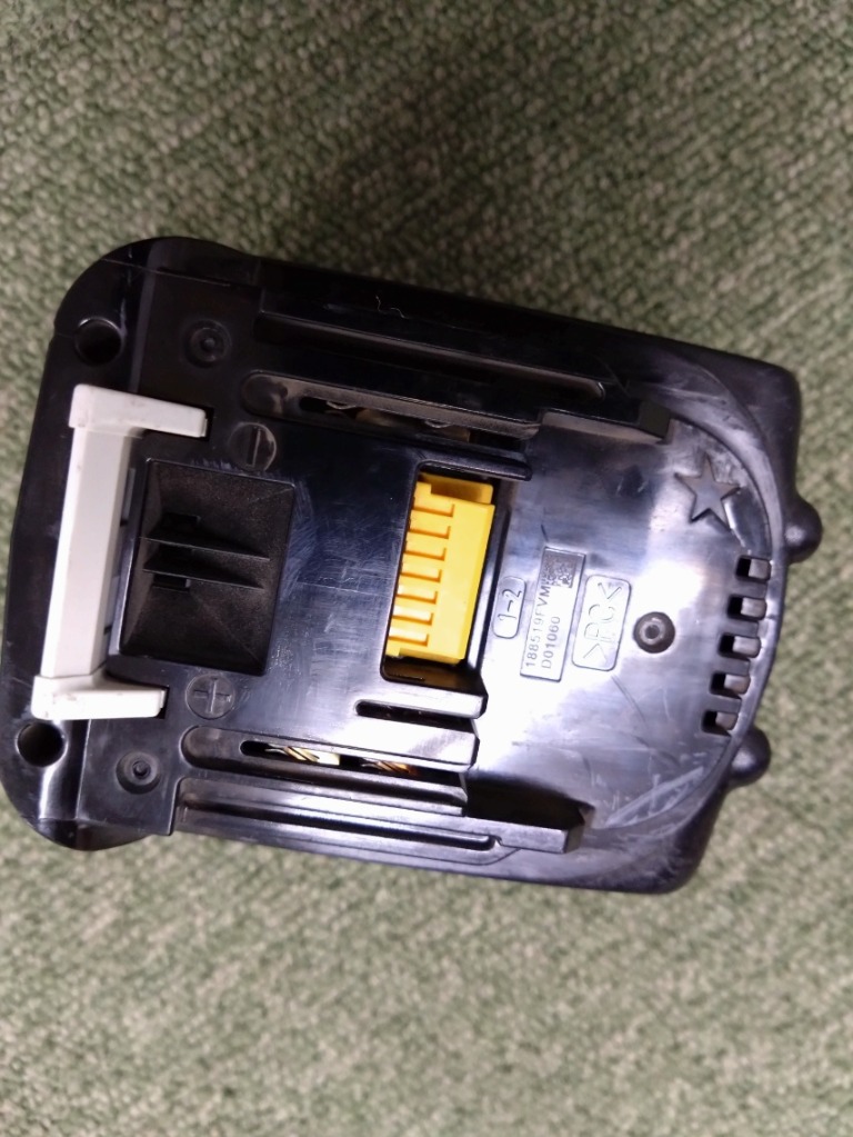 化粧箱付き マキタ 純正 BL1430B リチウムイオンバッテリー 14.4V 3.0Ah A-60698 :BL1430B:ダイアリー ...