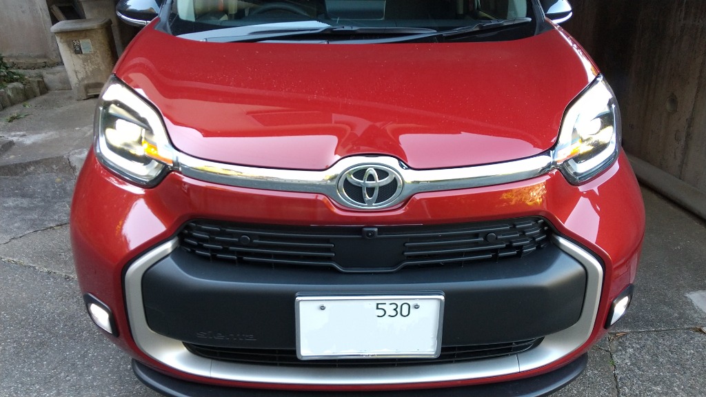 トヨタ 新型 シエンタ 10系 専用 フロントエンブレムガーニッシュ 外装カスタムパーツ アクセサリー 鏡面メッキ仕上げ@ : 66shopping - 通販 - Yahoo!ショッピング