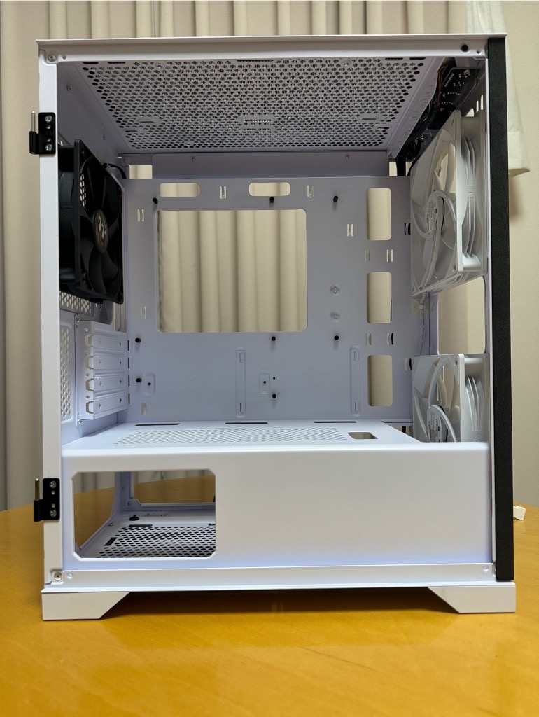 S100 TG Snow Edition CA-1Q9-00S6WN-00 / ミニタワー MicroATX S100 TG Snow Edition CA-1Q9-00S6WN-00 / ミニタワー MicroATX
